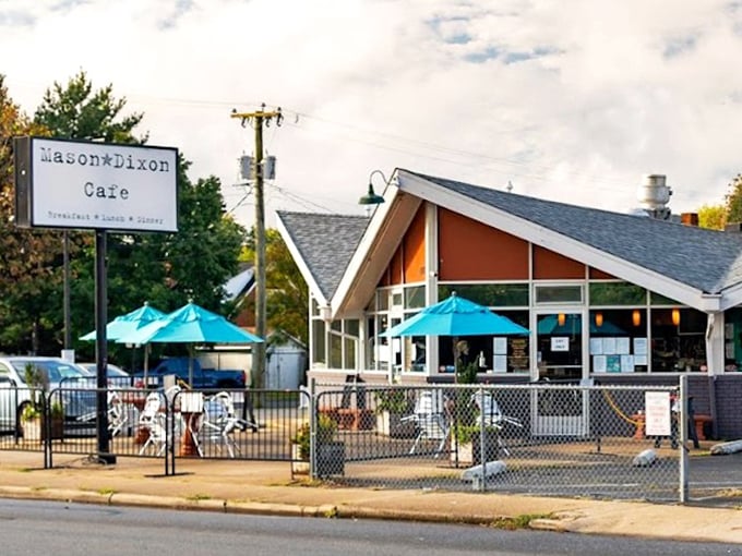 This charming house-turned-cafe whispers "come in" to every breakfast lover passing by today.