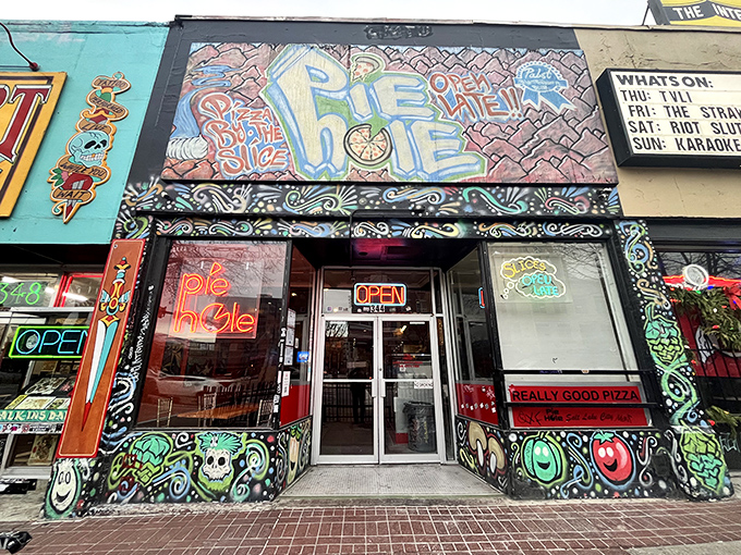 Pie Hole's wildly artistic facade is like a pizza joint that went to art school. Psychedelic colors announce "Really Good Pizza" without apology!