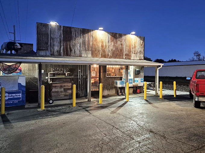 Twilight at the Rusted Silo &ndash; where BBQ dreams come alive after dark. Simple surroundings, extraordinary flavors.