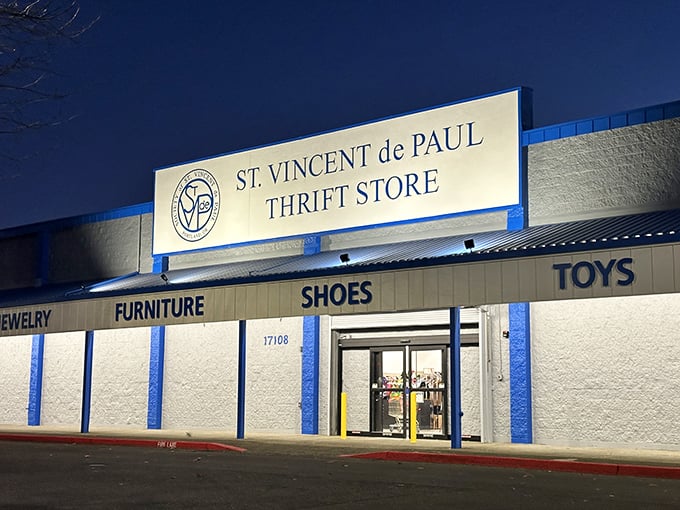 It's not just big, it's ENORMOUS. St. Vincent de Paul's Powell location is the Costco of thrift stores.