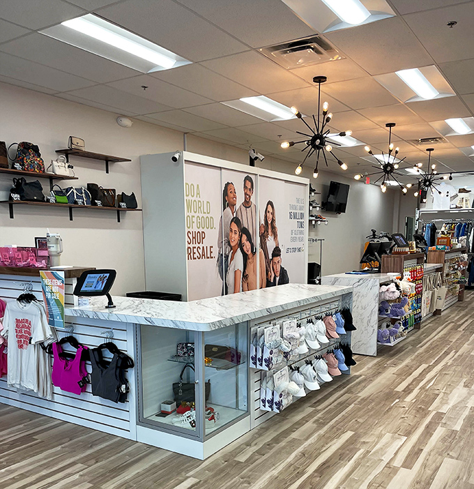 Another Uptown Cheapskate outpost, another chance to revamp your wardrobe without revamping your credit score. Fashion magic awaits!