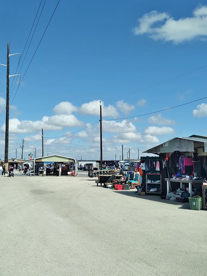 Wide open spaces filled with possibilities. 77 Flea Market's simple layout belies the complexity of treasures waiting to be found.