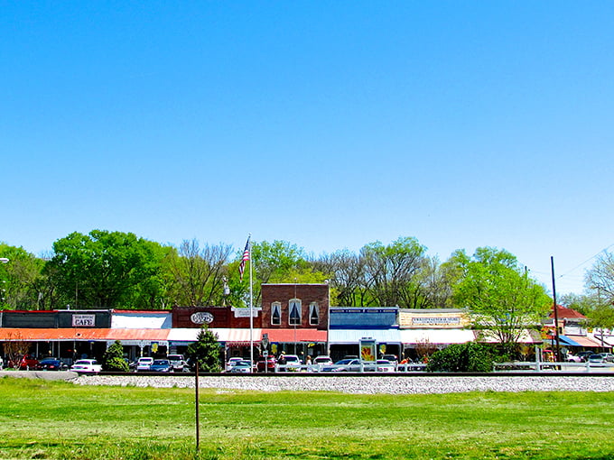 This slice of small-town heaven looks like Norman Rockwell and a country song had a beautiful baby. 