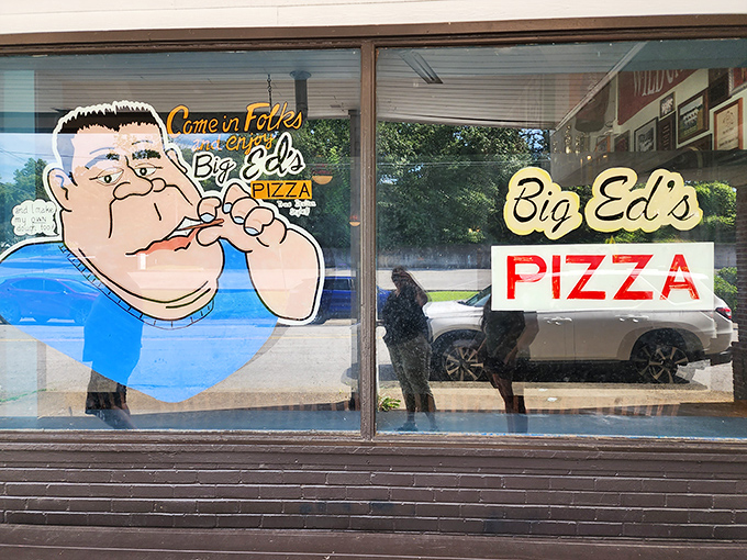 That cartoon character on Big Ed's window has been tempting Oak Ridge residents with "just one more slice" for decades.