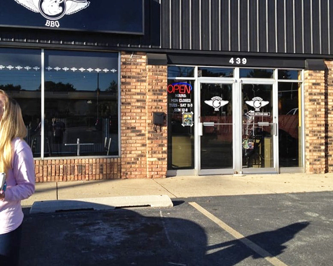 No fancy frills needed when the meat speaks for itself. Bombers' simple exterior is the Clark Kent disguise for Superman BBQ.