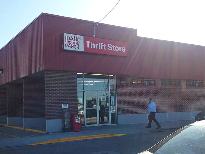 The brick and metal combo gives this place a sturdy, dependable feel &ndash; like your favorite uncle's garage sale.