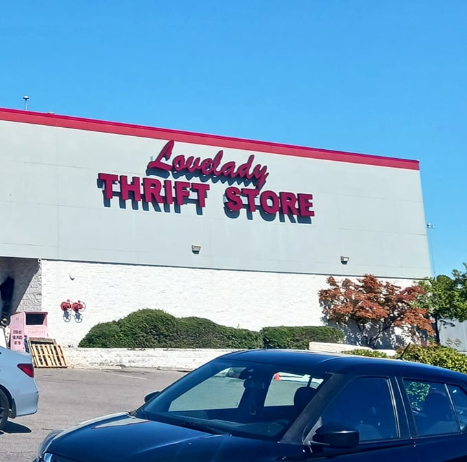 Fashion forward and mission-minded. Lovelady's eye-catching exterior promises stylish finds that do good while looking good.