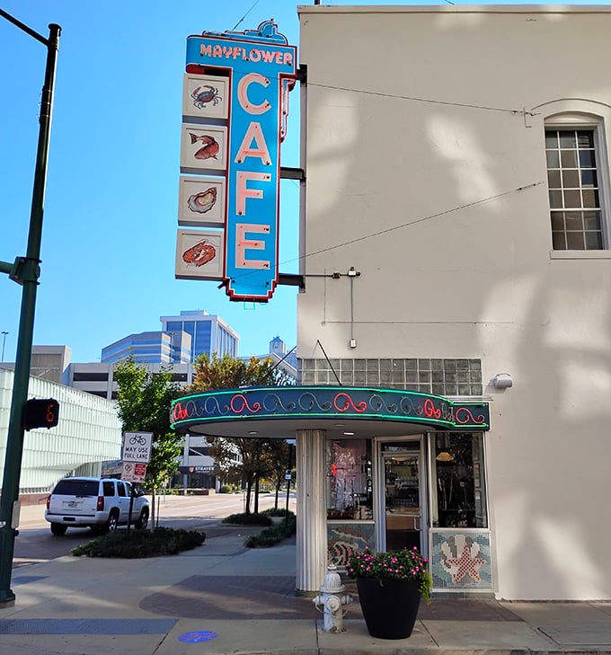 That vintage neon sign has been guiding hungry folks to great seafood for generations. A true Jackson landmark!