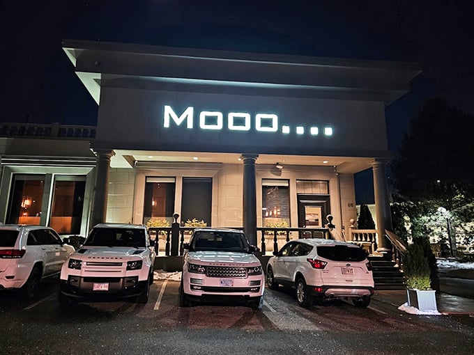 When the sun sets, Mooo.... lights up like a beacon for beef lovers. Four o's never looked so appetizing!