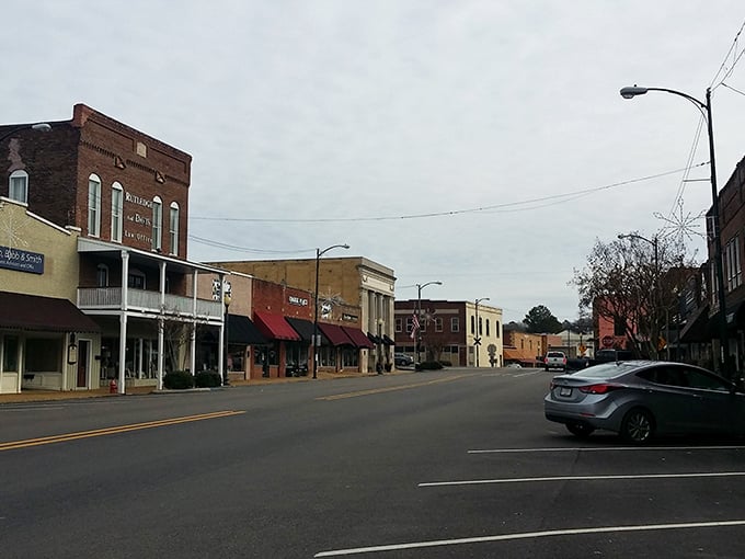 This New Albany street scene captures the essence of affordable small-town living &ndash; peaceful, accessible, and genuinely welcoming.