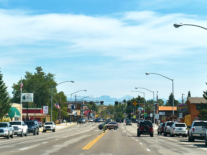 This gateway to wilderness adventures offers the perfect blend of small-town charm and outdoor excitement waiting.