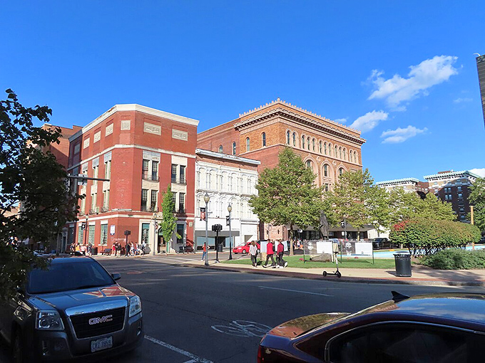The tree-lined streets of Springfield welcome retirees with both natural beauty and housing prices that won't break the bank.