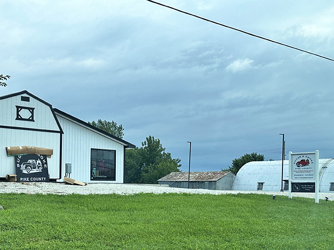 Rural Illinois charm meets world-class barbecue skills at this beautiful country spot worth every mile you'll drive.