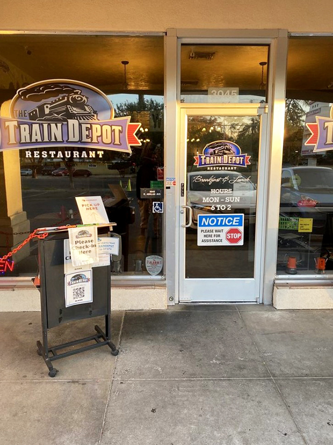 The locomotive theme adds adventure to your eggs, making ordinary mornings feel extraordinary.