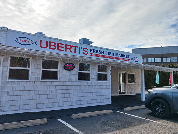Fresh catch central! Uberti's combines market-fresh selection with ready-to-eat delights &ndash; the seafood lover's double win.