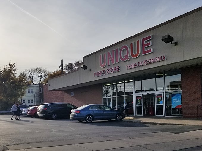 Parked cars hint at the popularity of Unique's thrifting wonderland. The secret's out about this Elston Avenue gem!