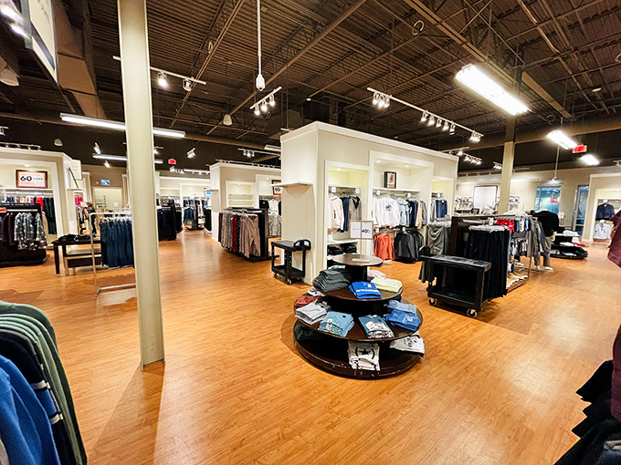 Where the floor gleams as brightly as the deals. Banana Republic's orderly displays make "just browsing" the biggest lie you'll tell yourself today.