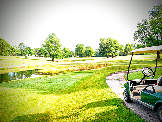 At Elmhurst Country Club, affordable greens fees mean your retirement budget won't land in the rough while you work on your swing.