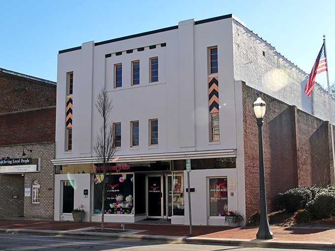 Art Deco meets small-town America at this former theater. If these walls could talk, they'd tell tales of first dates, summer blockbusters, and Saturday matinees.