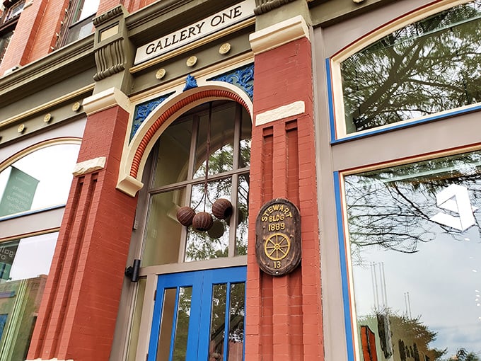 Gallery One's entrance welcomes visitors with colorful details that promise interesting art discoveries inside without any pretentious attitude.