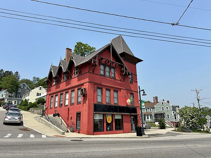 This striking Victorian building proves banking didn't always require drive-throughs and ATMs that judge your account balance silently.