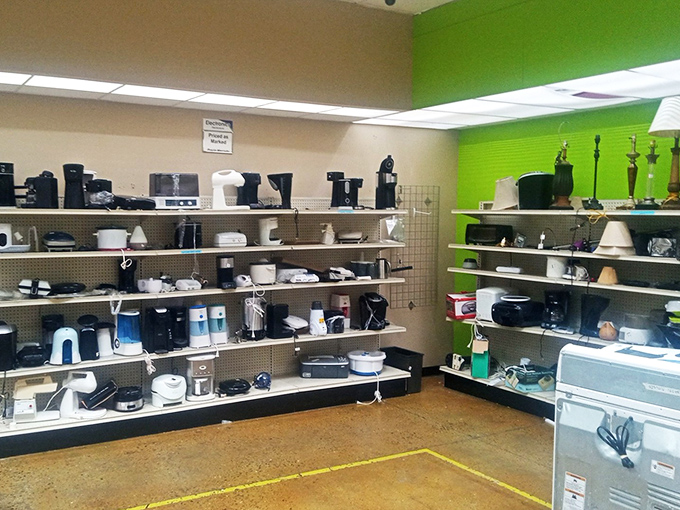 Coffee makers, blenders, and kitchen gadgets galore! One person's appliance upgrade is another's perfectly priced kitchen revolution.