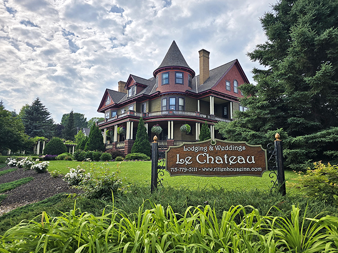 Le Chateau's magnificent Victorian architecture whispers tales of Gilded Age splendor while its gardens practically beg for wedding photographers.