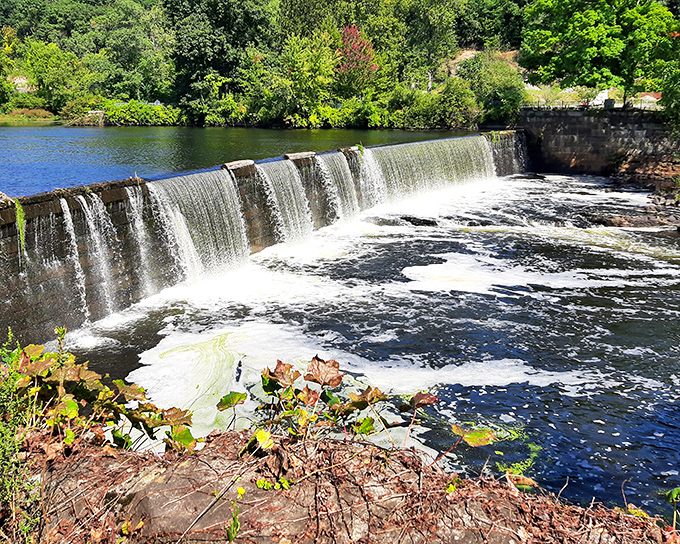 Manville Dam transforms the Blackstone River into a postcard-worthy spectacle that makes amateur photographers look like professionals.