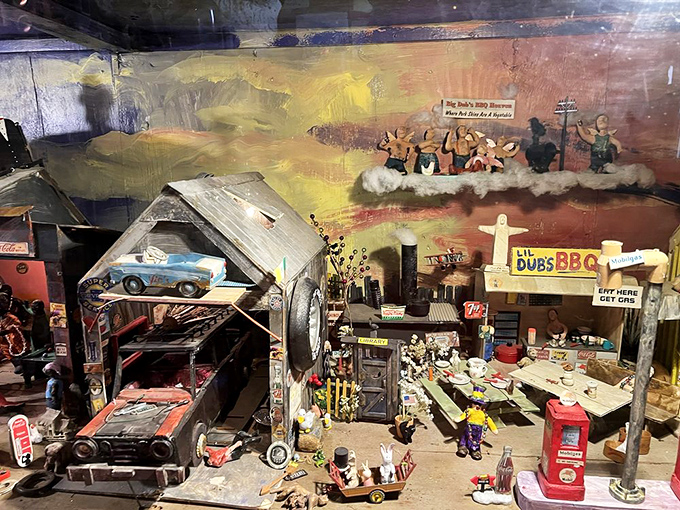 This miniature diorama brings a tiny Louisiana BBQ joint to life, complete with microscopic details that reward careful observation.