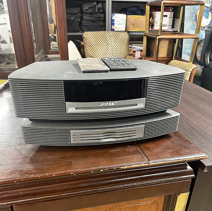 This vintage Bose sound system proves that good design endures. Someone's music collection is about to sound infinitely better without the modern-day price tag.