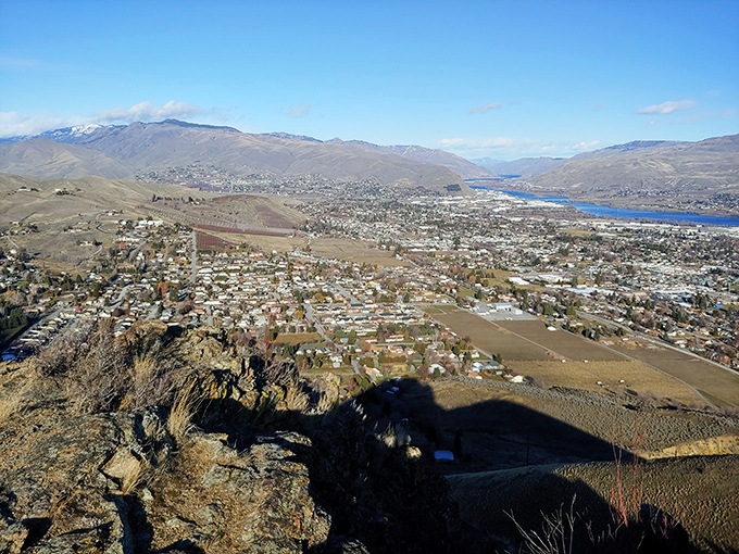 From this vantage point, Wenatchee reveals itself as a patchwork of neighborhoods nestled between river and mountains&mdash;retirement geography at its finest.
