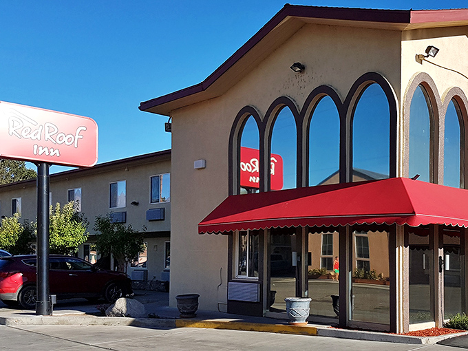The Red Roof Inn provides a cozy basecamp for Sierra adventures &ndash; nothing fancy, just comfortable and welcoming.