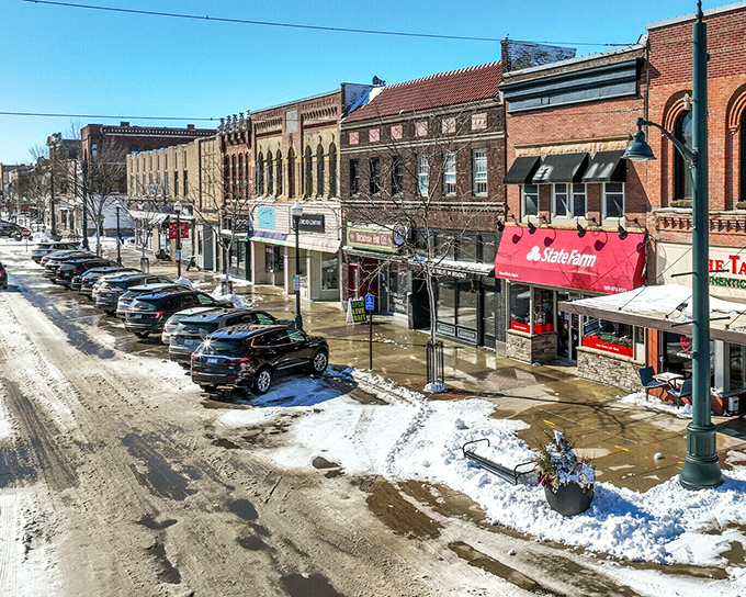 Broadway's shopping district offers the rare luxury of stores where owners know your name and nobody's fighting over parking spaces.