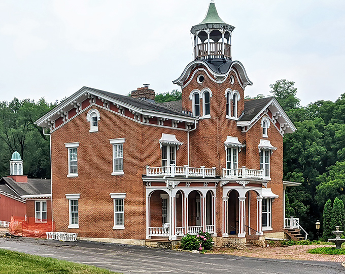 The Ulysses S. Grant Home's ornate Italianate architecture makes you wonder if all Civil War generals lived this stylishly.