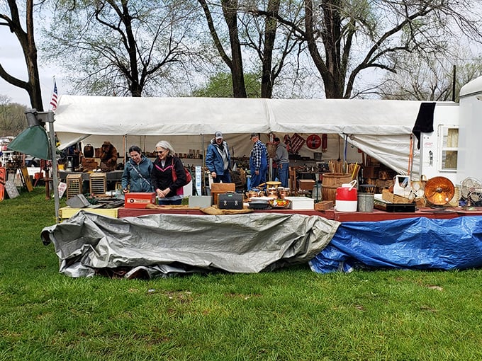 Early birds catch the deals! Savvy shoppers arrive prepared with wagons and comfortable shoes, ready for the thrill of the hunt.