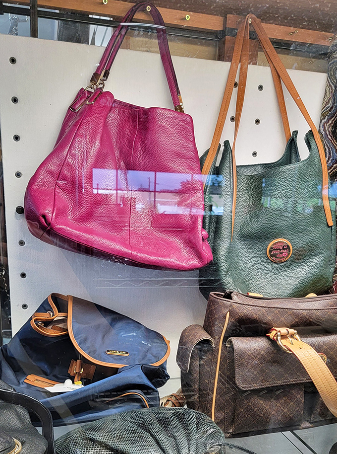 Designer handbags without the designer price tags&mdash;that magenta leather tote is practically begging for a second chance.