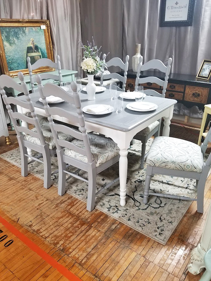 Farmhouse elegance that makes you want to host a dinner party immediately. This table setting whispers, "Yes, you ARE fancy enough to own me."