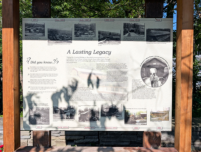 History buffs rejoice! This information board offers fascinating tidbits about the bridge's past that'll make you the star of your next trivia night.