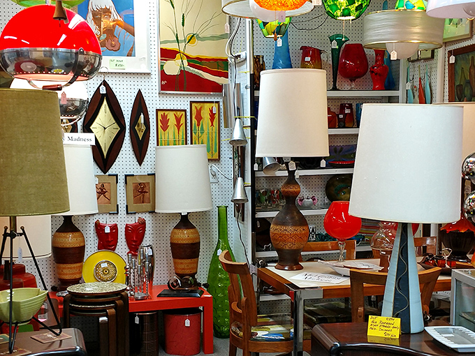 Lamp paradise! From atomic-age beauties to ceramic statement pieces, here's where lighting becomes the main character in your home story. 