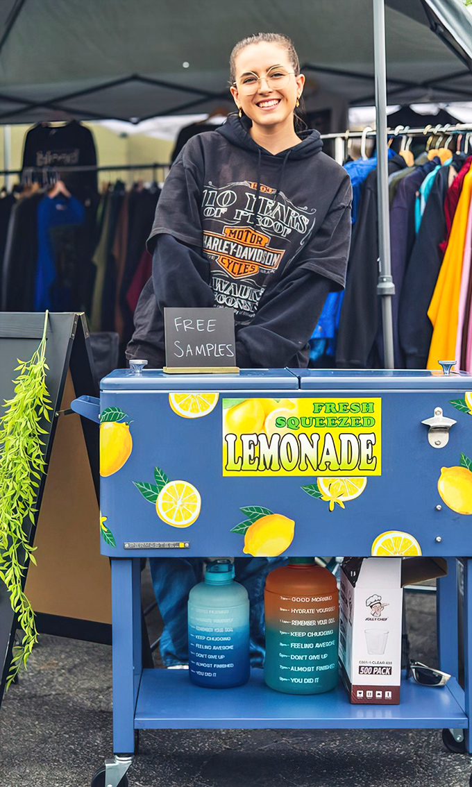 Fresh-squeezed lemonade and genuine smiles&mdash;the perfect refreshment between bargain hunts. The Harley Davidson hoodie adds that perfect touch of LA cool.