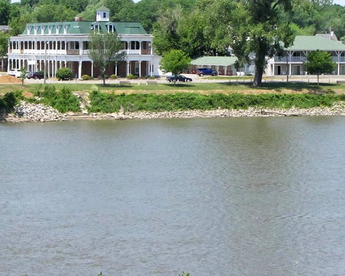 The Hotel Manning's relationship with the Des Moines River is like an old marriage &ndash; they've weathered storms together for over a century.