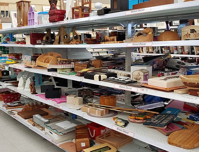 Wood you look at that? Handcrafted treasures and organizational solutions line these shelves, ready to add character to Nevada homes.