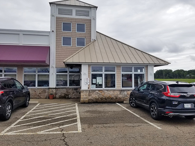 Is it a restaurant? A pub? A pizza paradise? At Bratskellar, the answer is deliciously "all of the above."