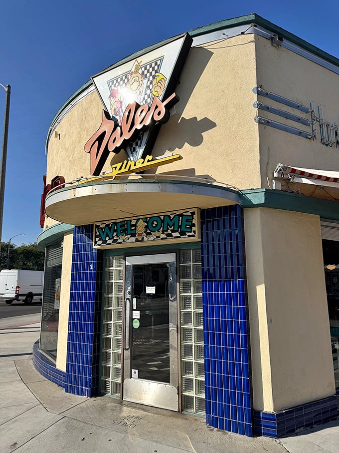 Dale's Diner: That curved architecture isn't just retro&mdash;it's a hug in building form, promising comfort food that your grandmother would approve of.