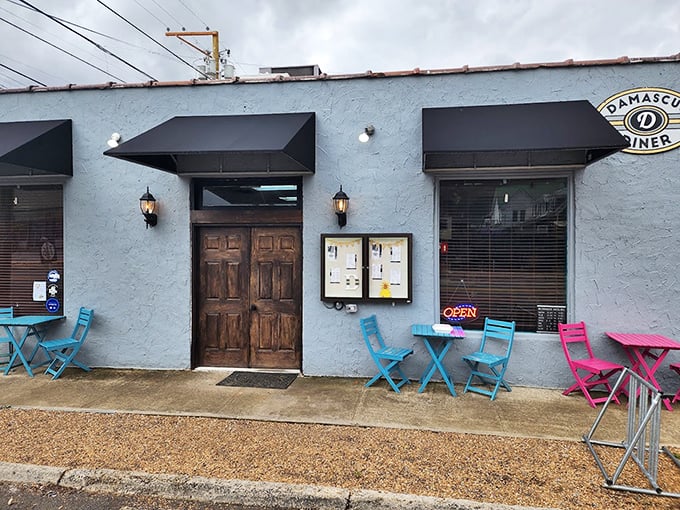 That bold blue facade practically shouts "real breakfast served here" to hungry travelers.