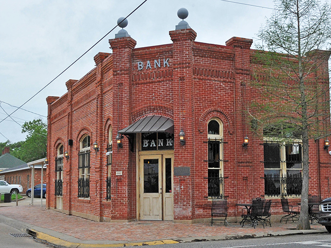 Ville Platte's residential streets offer that "leave your doors unlocked" vibe that's increasingly rare. Retirement paradise without the premium price tag!