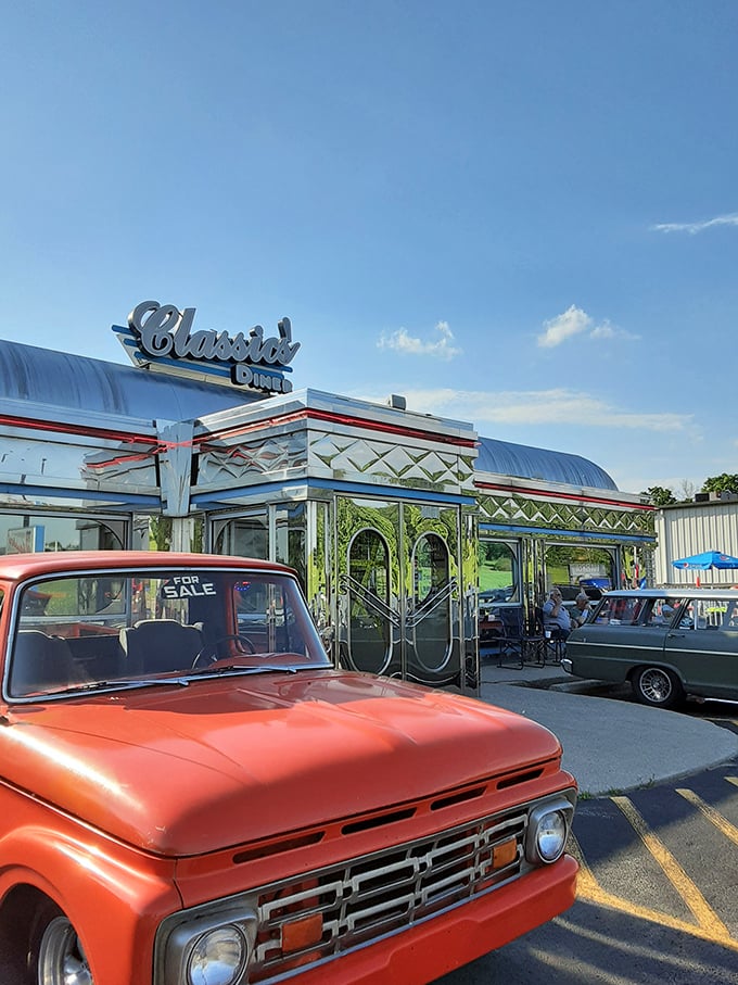 When your diner is this shiny, even classic cars come to admire their reflection while their owners enjoy homemade pie.