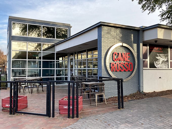 That sleek patio setup screams "perfect spot for pizza and people-watching" in downtown Fort Worth.