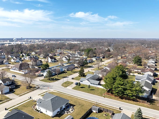 From above, Effingham reveals itself as a place where neighbors can actually borrow that proverbial cup of sugar without a formal introduction.
