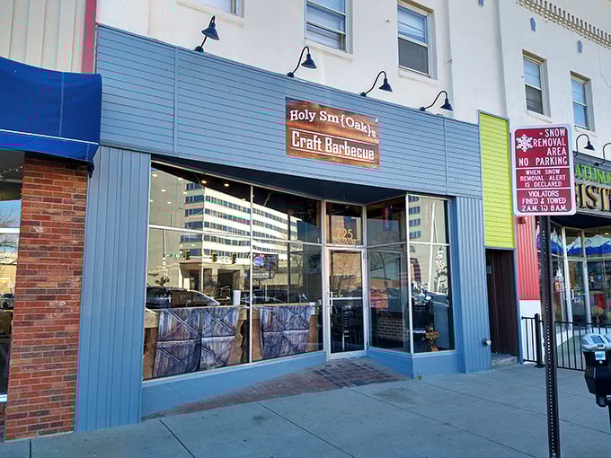 Holy Sm(oaks) sits right on Main Street, making it impossible to miss and even harder to resist visiting.